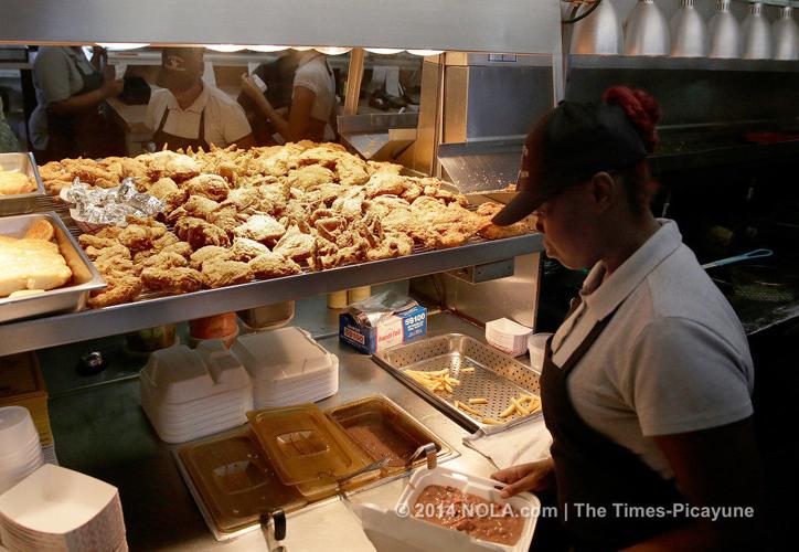 Fried chicken taste test heads to Chubbie's with burlesque dancer ...