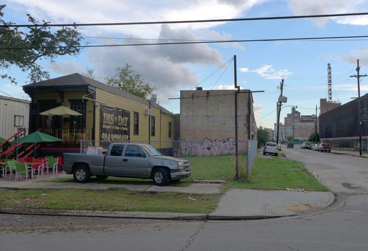 4 things to know about new restaurant Dis & Dat, now open in Mid-City ...