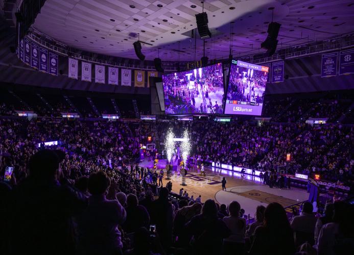 LSU policy aims to keep fans leaving basketball games early | LSU ...
