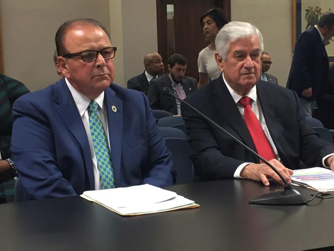 Harrah's license extension bill passes Senate panel; casino pledges ...