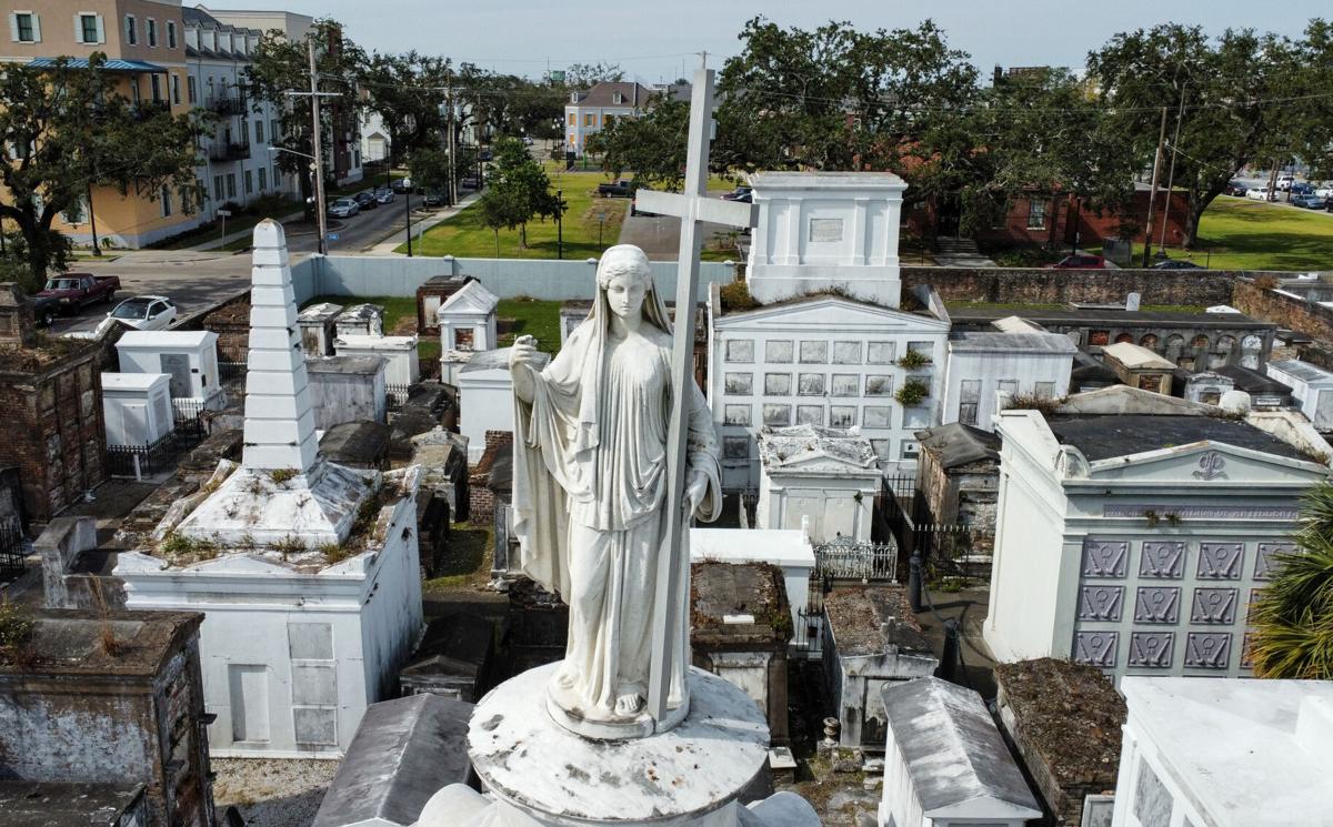 Ruling bars tour guides from St. Louis Cemetery No. 1 | Business News ...