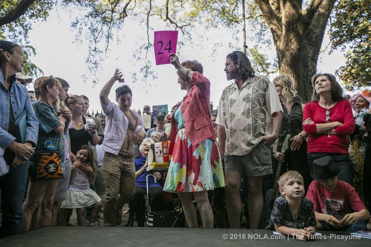 Stella!! yelling contest in the French Quarter: Photo gallery ...