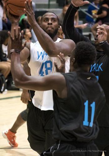 Highlights from the Devon Walker Foundation charity basketball game ...