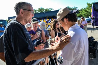 LSU fans ahead of their 2023 record in this CWS category | Baseball ...