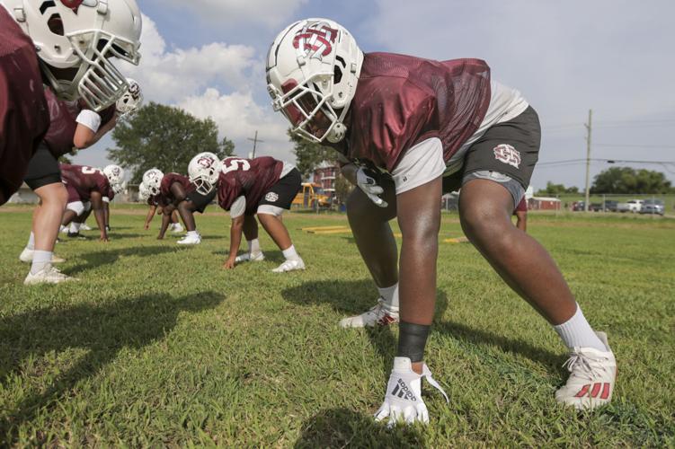 Caden Jones brings uncommon height and wingspan to De La Salle ...