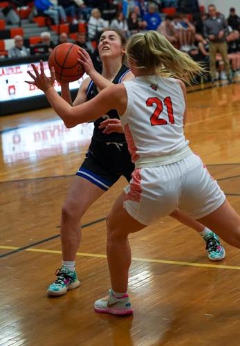 LCC withstands LHNE; Eagle girls down Bears | Select | norfolkdailynews.com