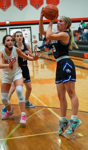 LCC withstands LHNE; Eagle girls down Bears | Select | norfolkdailynews.com