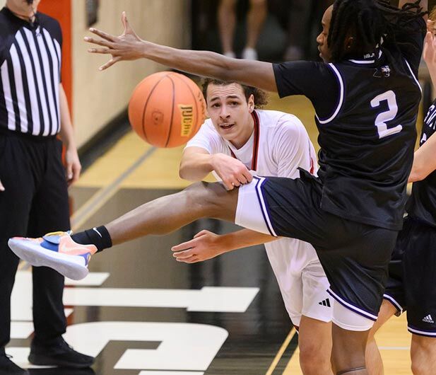 Vincent Garrett's record-setting night leads Hawks to win | Select ...