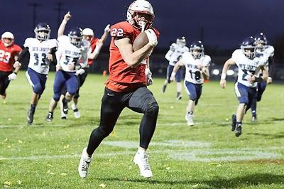 Ainsworth's Carter Nelson named Elite 8 Class D captain | Select ...