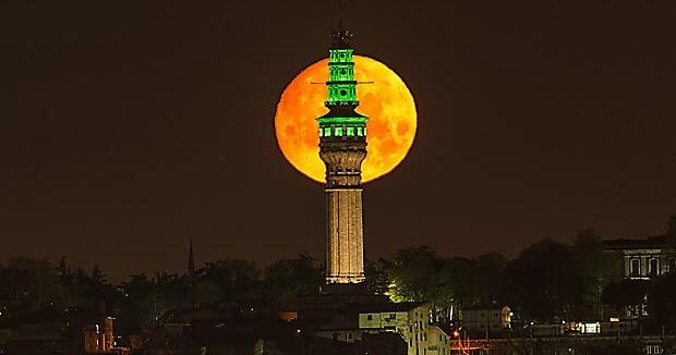 Turkey Moon | National Images | norfolkdailynews.com