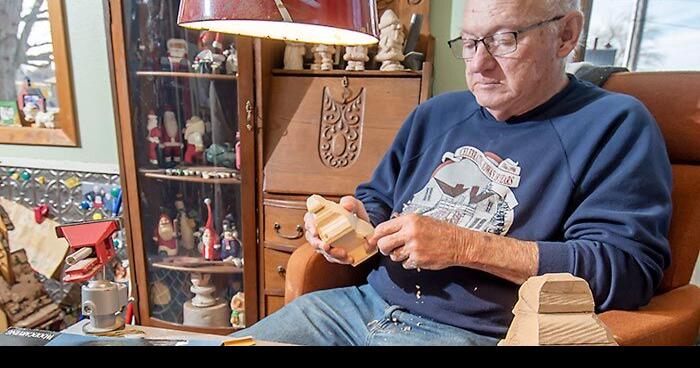 Elgin carver shares spirit of season | News | norfolkdailynews.com