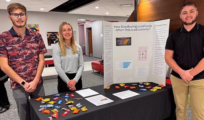 Students gain experience presenting their research from ag class | News ...