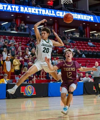 Jaguars get out early then hang on in D1 | Select | norfolkdailynews.com