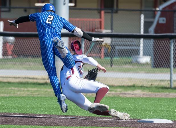 Lincoln East sweeps Panthers in double-header | Select ...