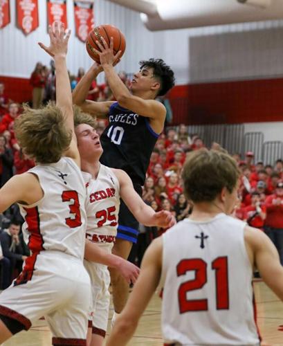 Cedar Catholic holds on, returns to state with district win over Eagles ...