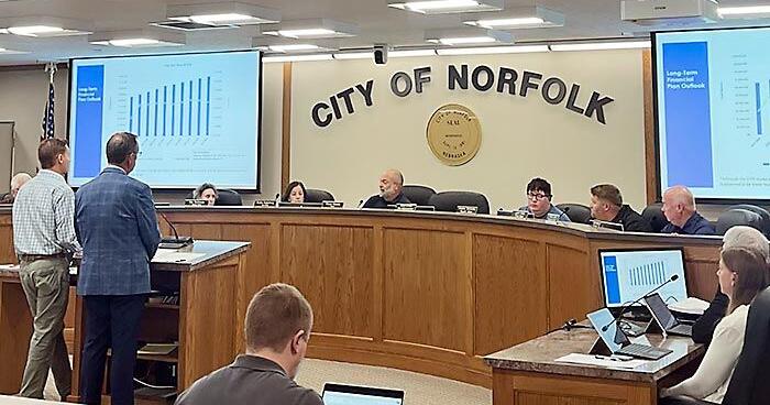 City officials outline ‘very conservative’ budget | Select ...