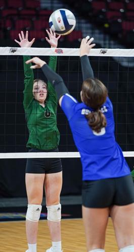 Howells-Dodge comes out on top of five-set thriller | Select ...
