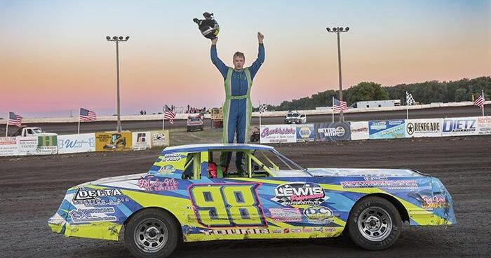 Off Road Speedway track surface provides drivers with choices | Select ...
