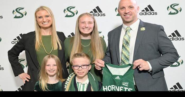 Norfolk native takes over NCAA Division I women’s basketball program ...