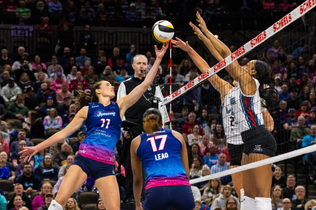 Supernovas fall in five-set thriller to Vibe | Sports | norfolkneradio.com