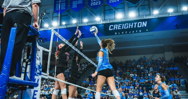 #4 Louisville hand #18 Bluejays rare home loss | Sports ...
