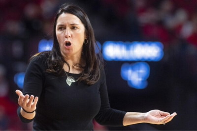 Women's coach Amy Williams receives contract extension | Sports ...