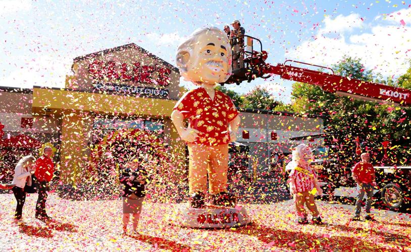 Pennsylvania store features the world's largest bobblehead | News ...