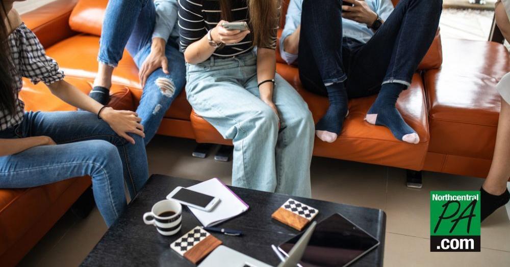 Ways to help young people addicted to social media to cut the craving ...
