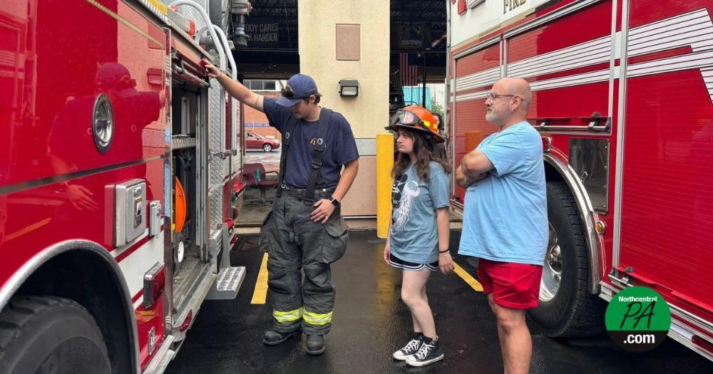 Junior firefighter hosts first responder showcase for senior project ...