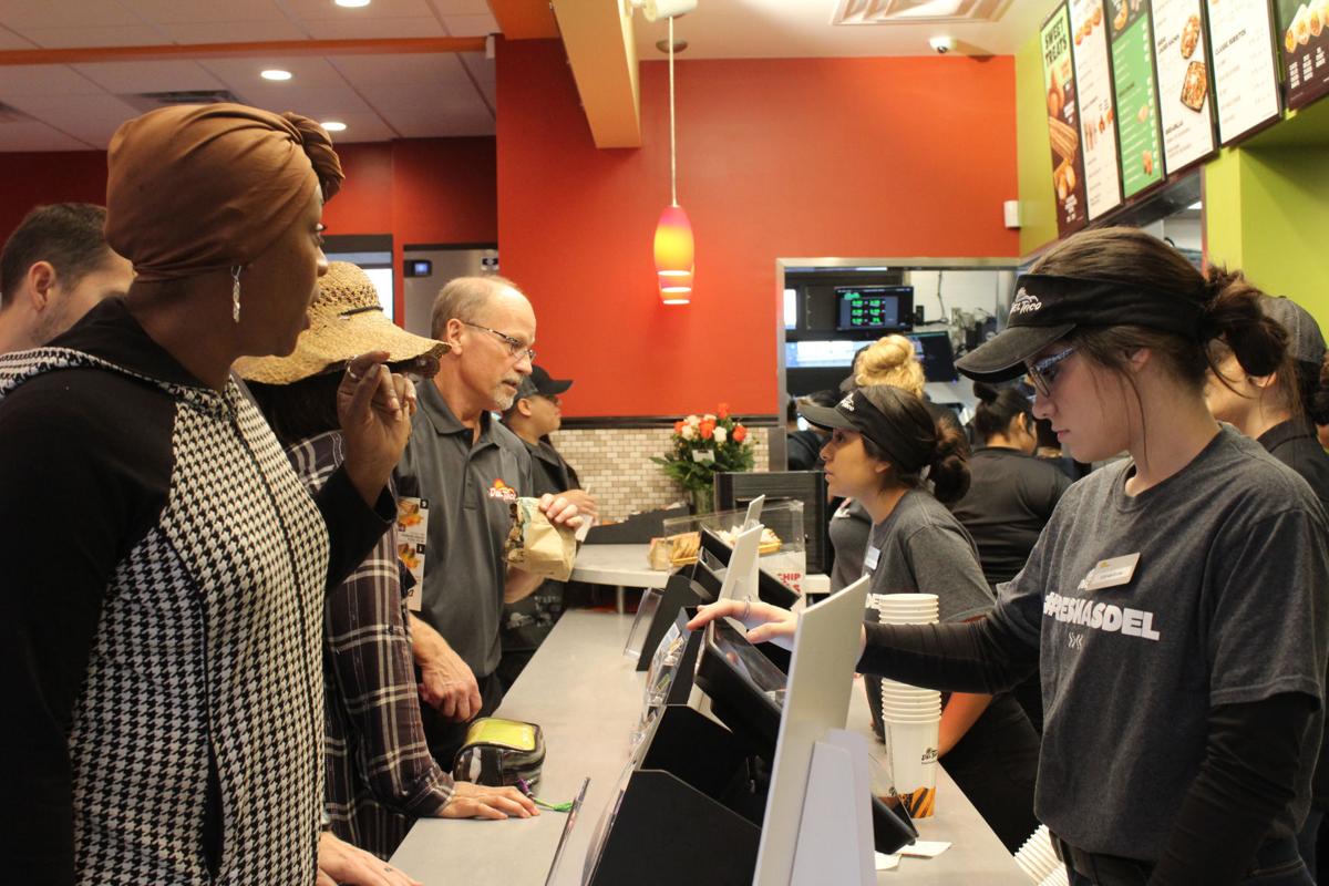 Del Taco brimming with customers on opening day | The Calhoun Times ...