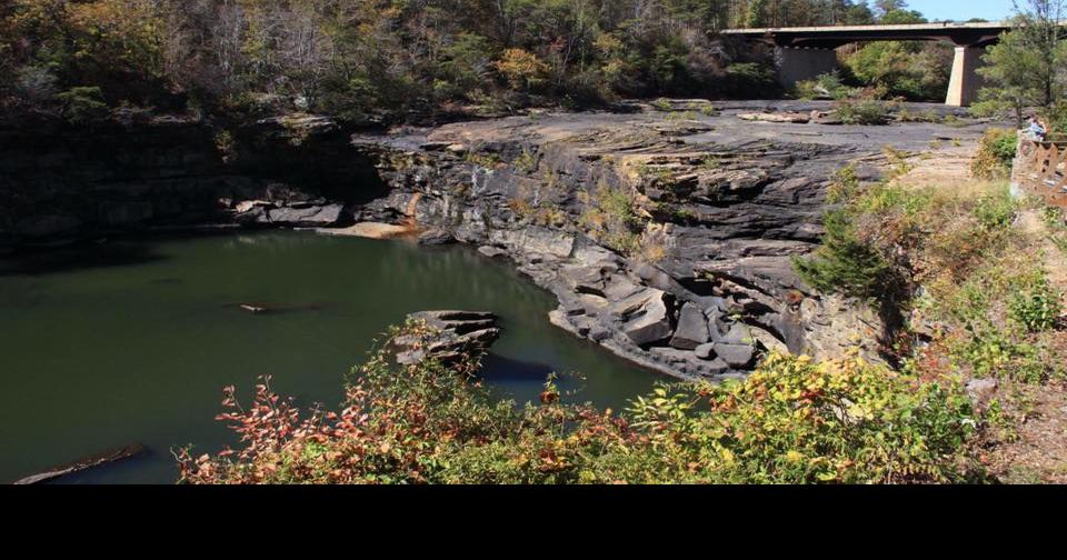 No water flowing over Little River Falls at Little River Canyon ...