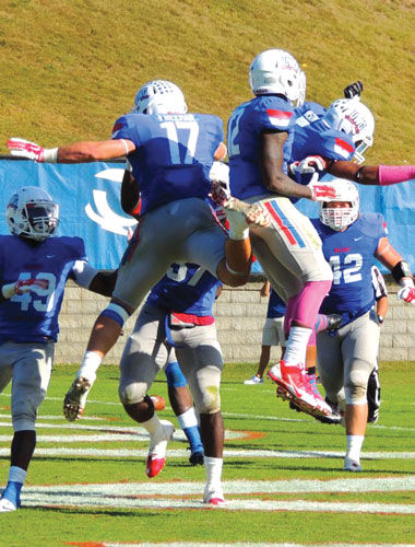 College Football: Freeman helps Wolves to win; Lamb leads Mountaineers ...