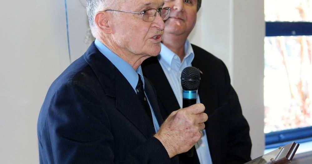 Lynn Murdock celebrates a birthday with his Bulldogs | Catwalkchatt ...