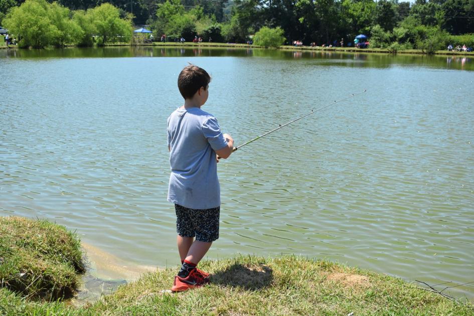 Youth gather around pond for Kids Fishing Rodeo 2019 | Local ...