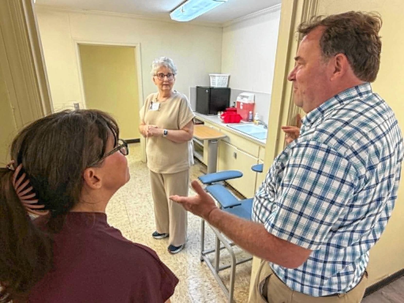 Healing Hands Clinic holds open house | Gordon Life ...