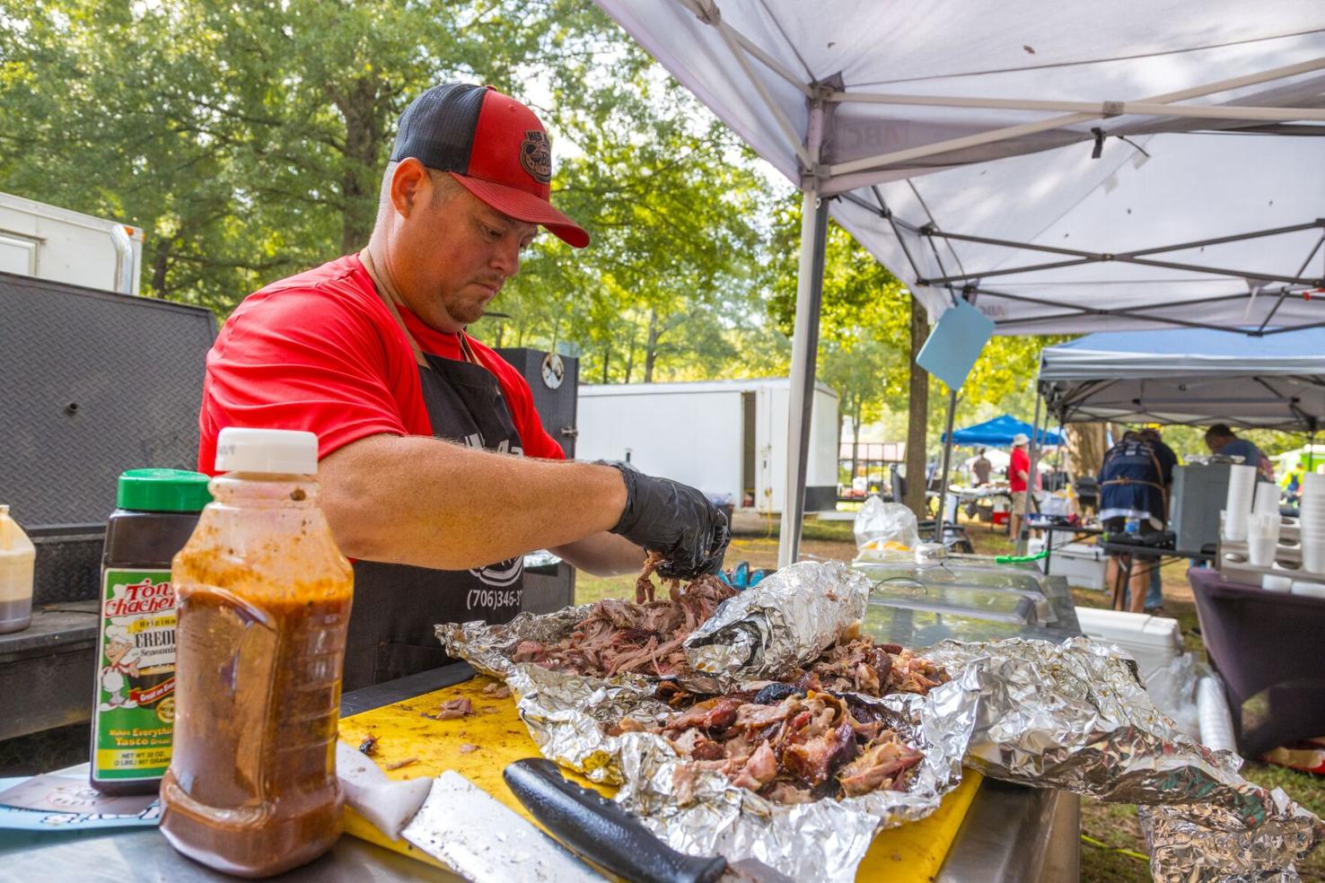 Cave Spring Pig Out packs Rolater Park | Lifestyles ...
