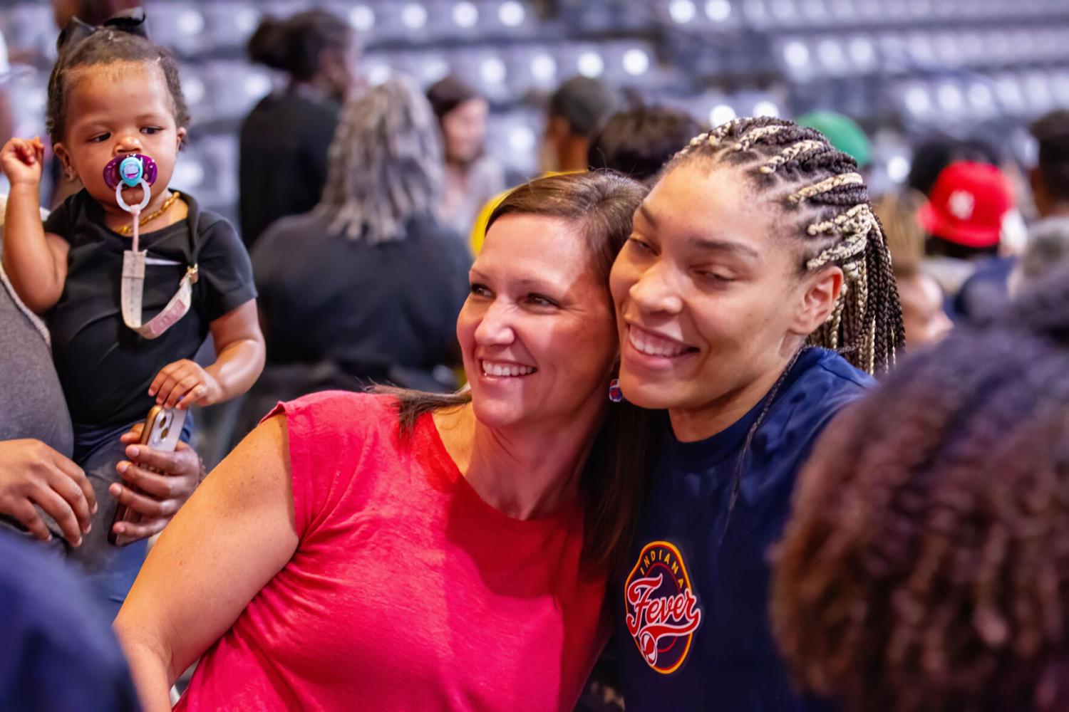 Saxton says she's still living out dream | Sports ...