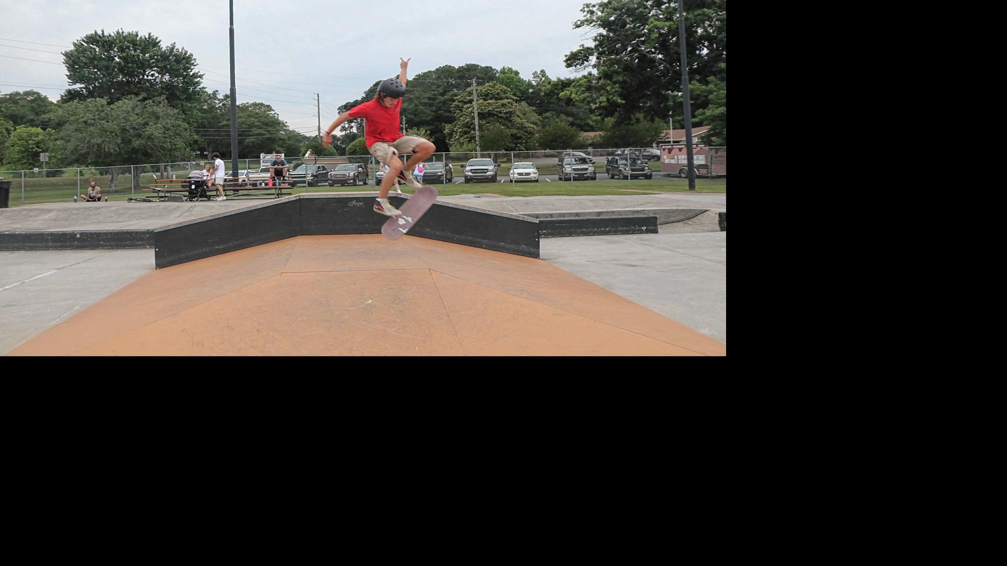 Retro Rewind Skate Night at Etowah Park deemed success despite low ...
