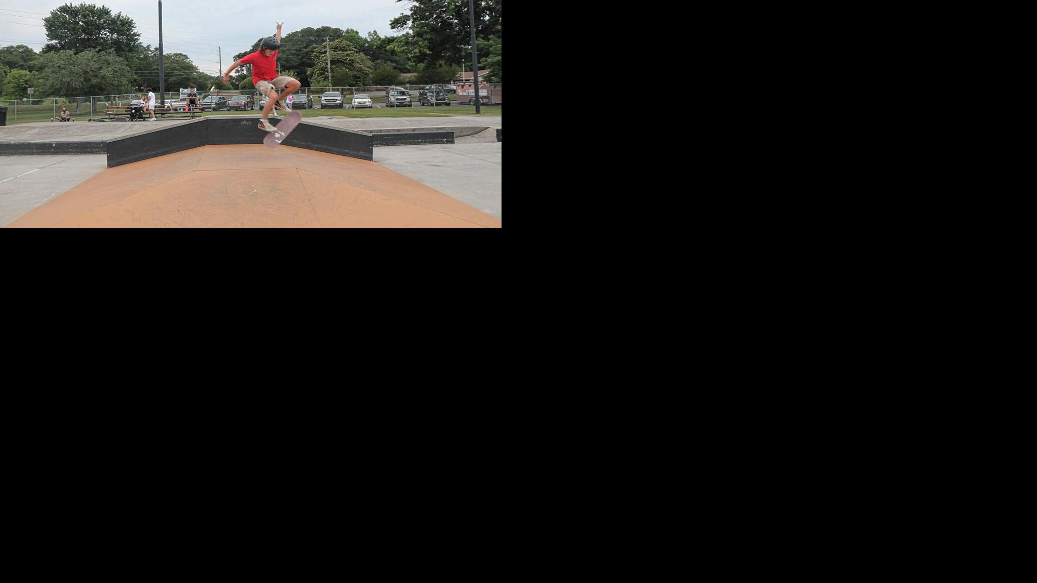 Retro Rewind Skate Night at Etowah Park deemed success despite low ...