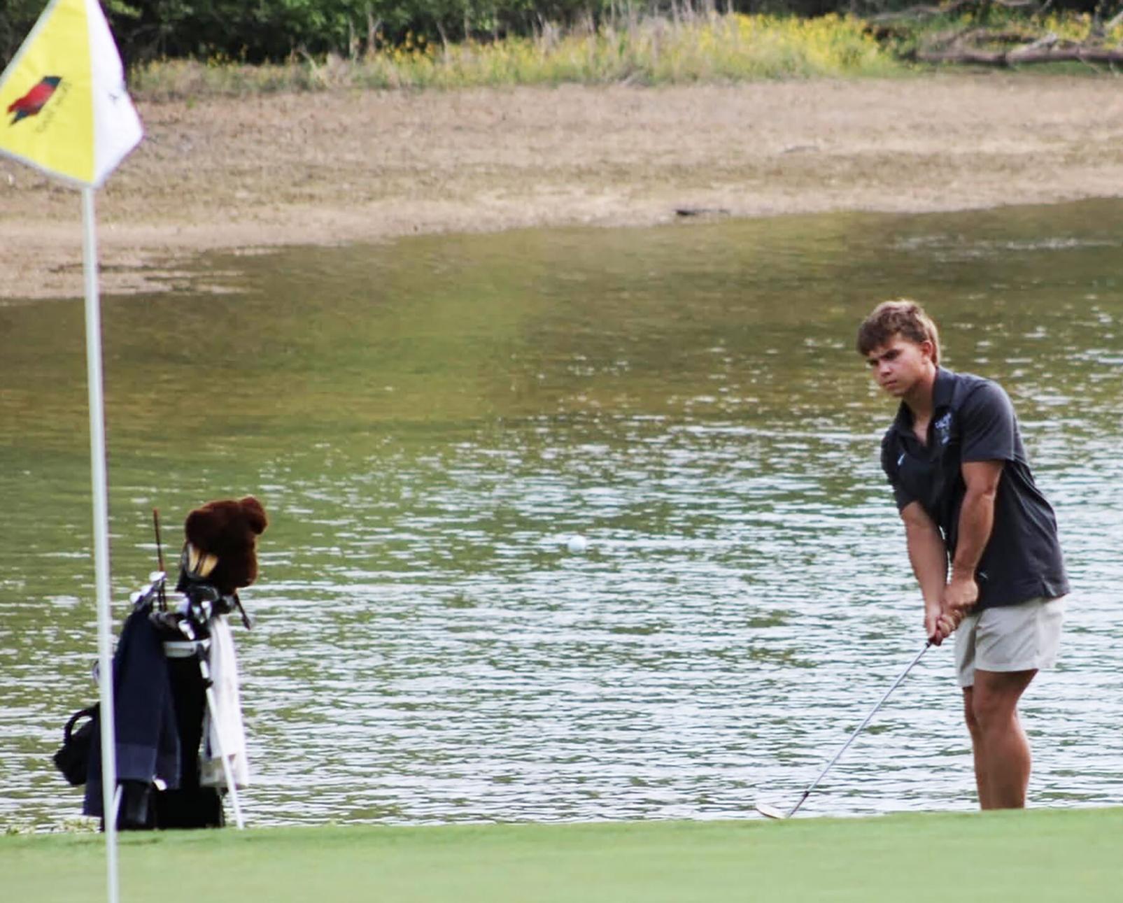 Lady Jackets lift the trophy: A senior's final round, team's perfect ...