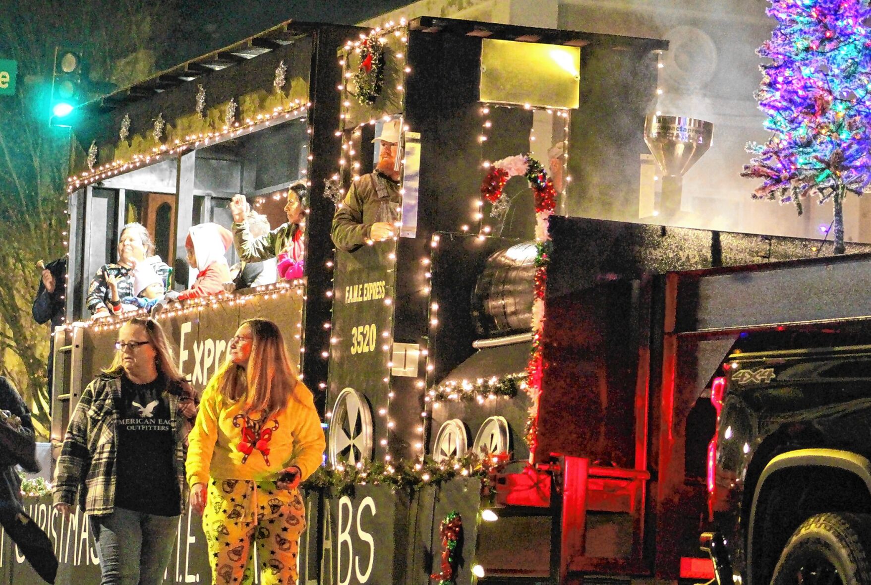 Classic Christmas characters come to life in Cedartown parade | Local ...