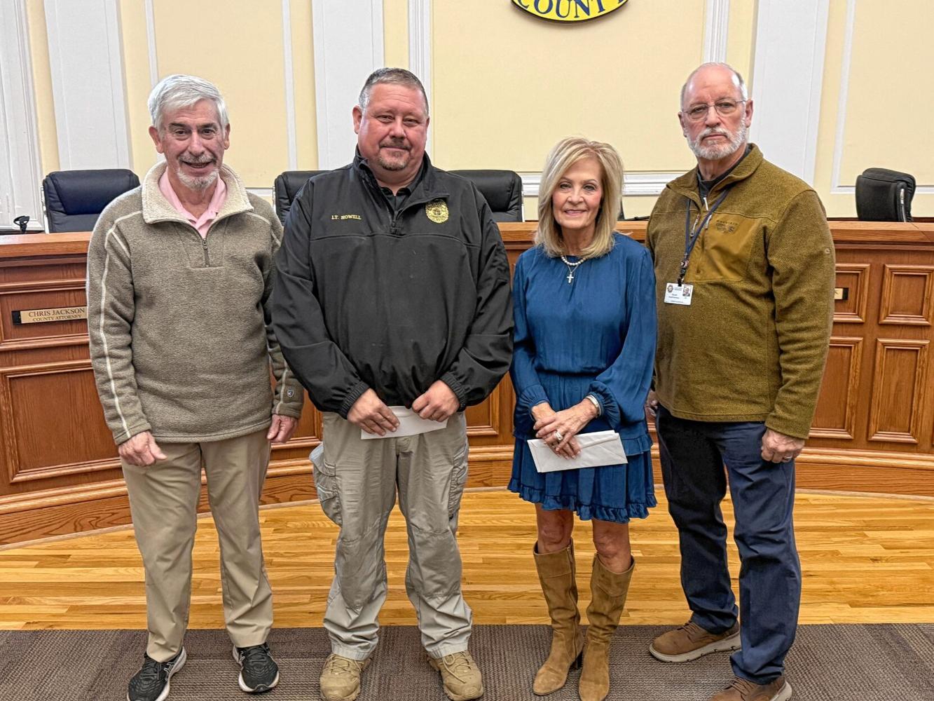 Floyd County Police Chief Mark Wallace honored for 45 years of service ...