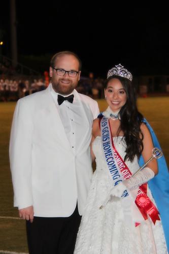 Sierra Cheyenne Scott crowned as Gordon Central's homecoming queen ...