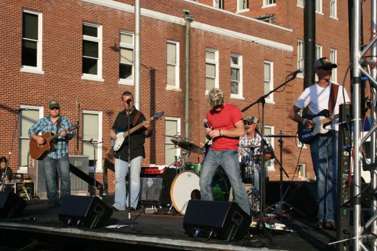 First Friday Block Party: May 2014 | Gallery | northwestgeorgianews.com