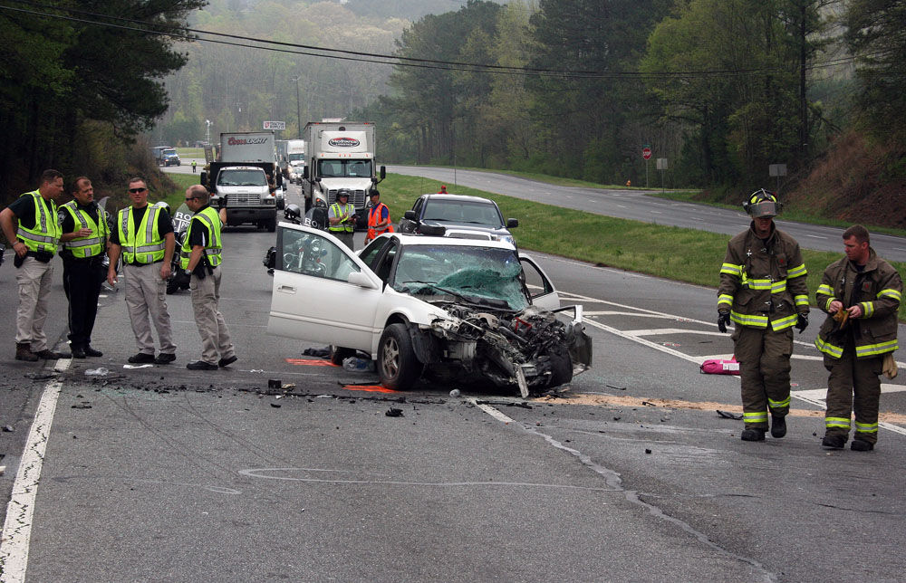 UPDATE: 1 dead, another injured in wreck near intersection of Chulio ...