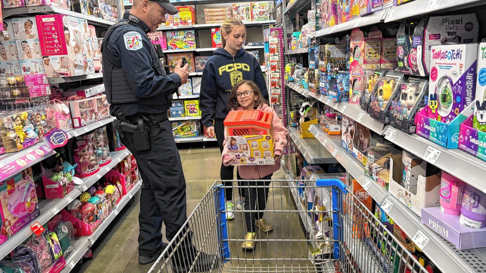 Christmas with a Cop brings cheer to community kids | Local News ...