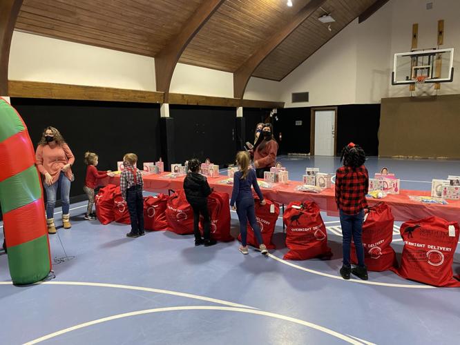 Leonard Phillips Foundation provides Christmas fun for 15 local ...