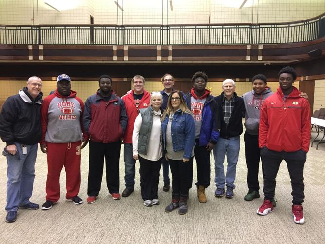 Rome Wolves volunteer for food box ministry | Gallery ...