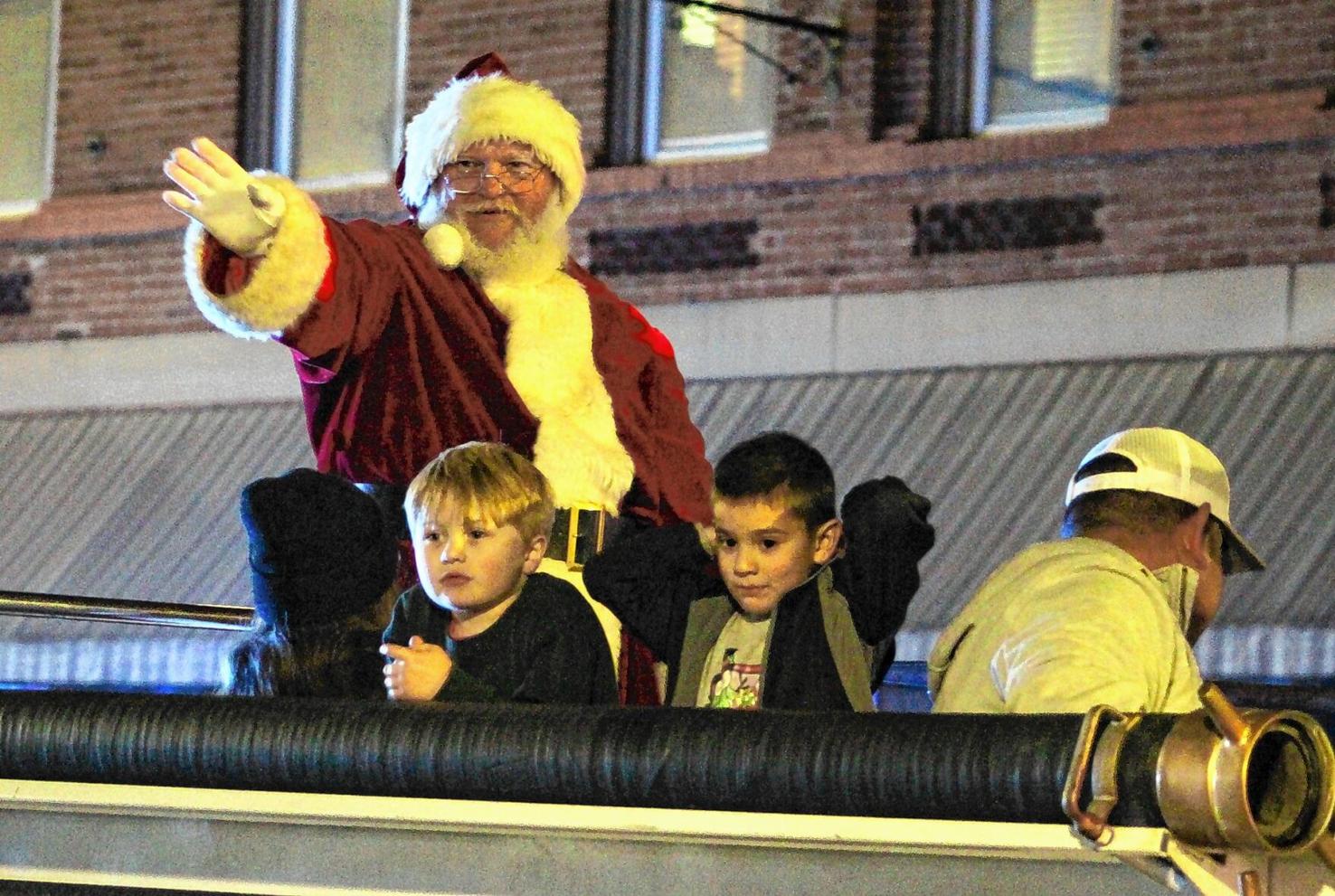 Classic Christmas characters come to life in Cedartown parade | Local ...