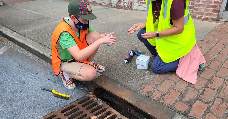 Setting a great example: Cub Scouts clean up streets for Adopt-a-Mile ...